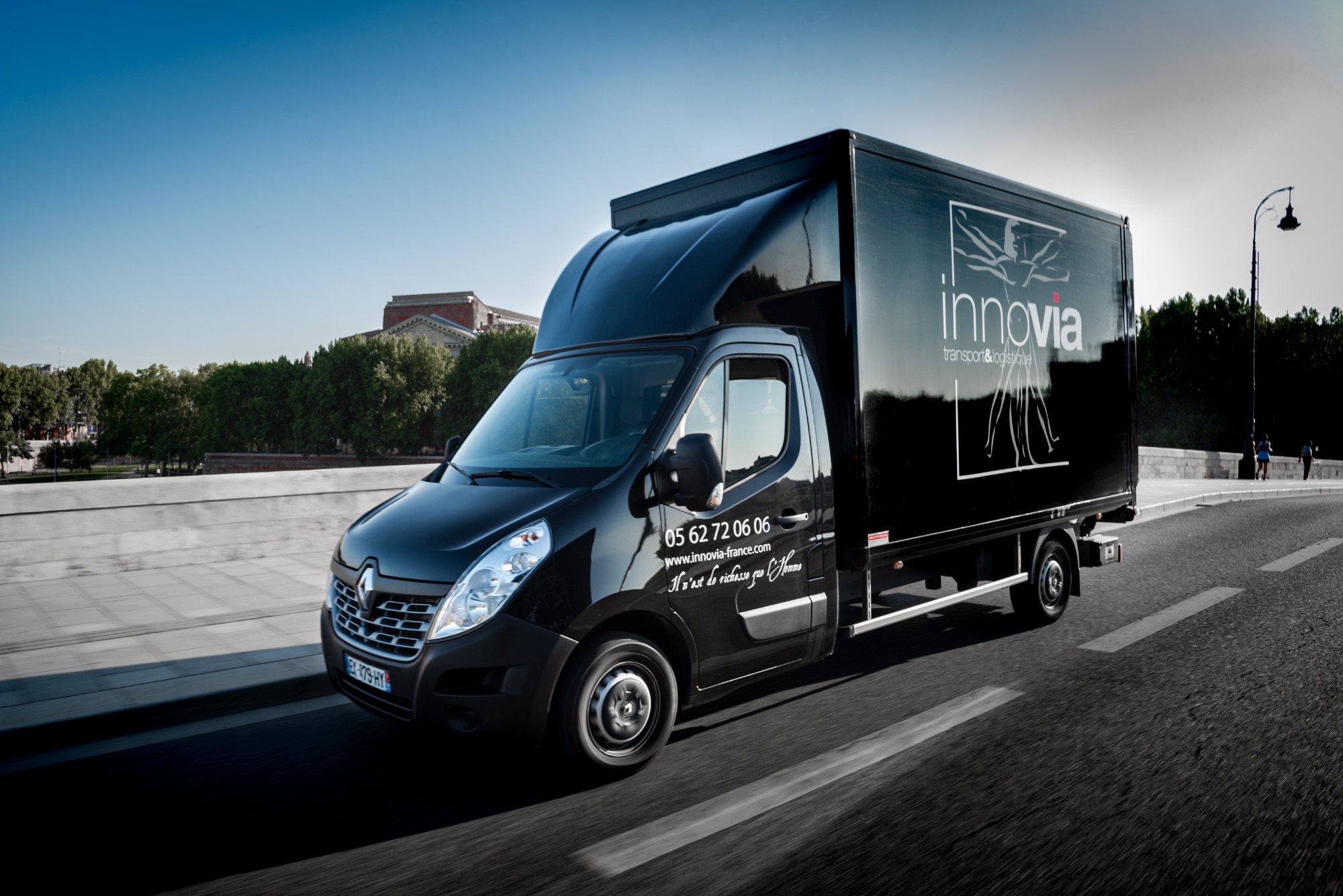Location de camion avec chauffeur - Du 2.5m3 à la semi-remorque